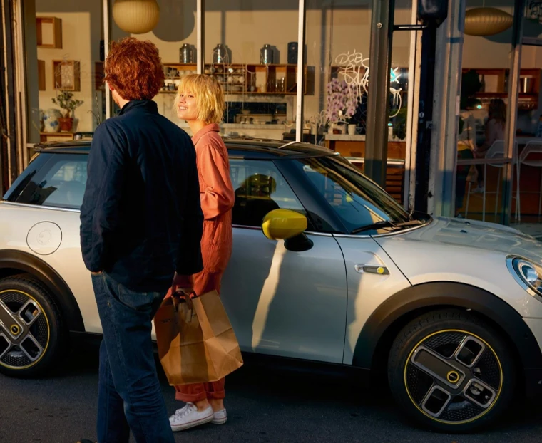 Berry Chiswick | Authorised MINI Retailer